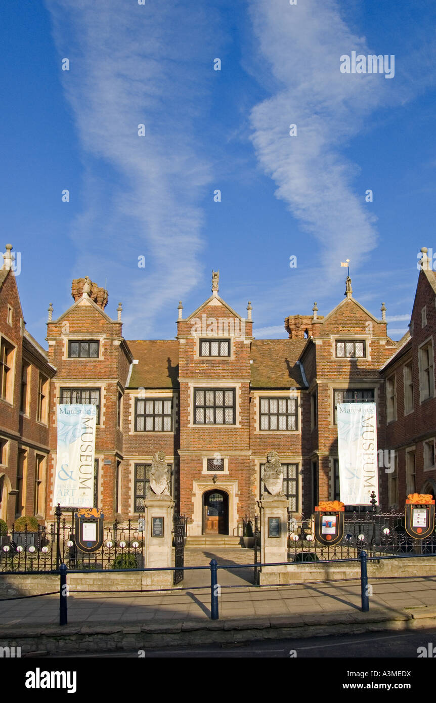 Maidstone, Kent, UK. Maidstone Museum main entrance Stock Photo - Alamy