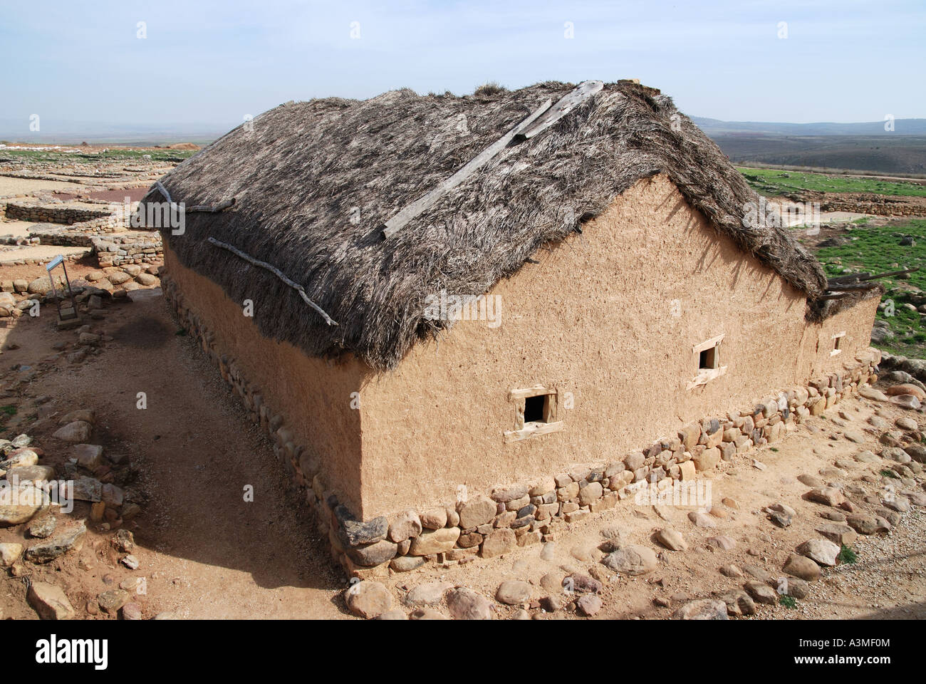 Reconstrucción de una casa tipica de la ciudad de numancia Stock Photo ...