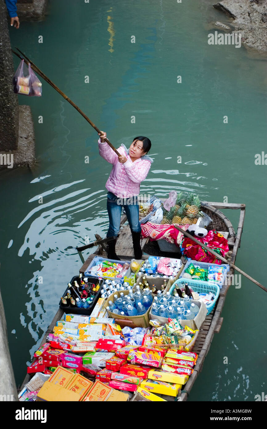 Vietnamese boat vendor on ha long bay hi-res stock photography and ...