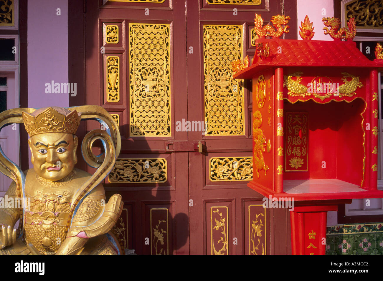Malaysia Penang chinese shopfront Stock Photo - Alamy