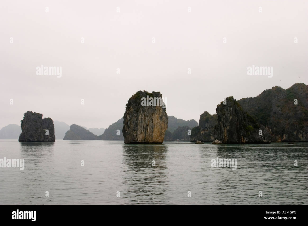 Ha long bay symbol hi-res stock photography and images - Alamy