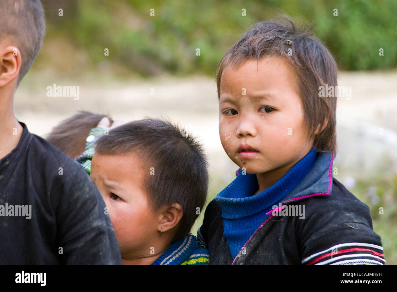 Children on the street in Sapa Area Stock Photo - Alamy