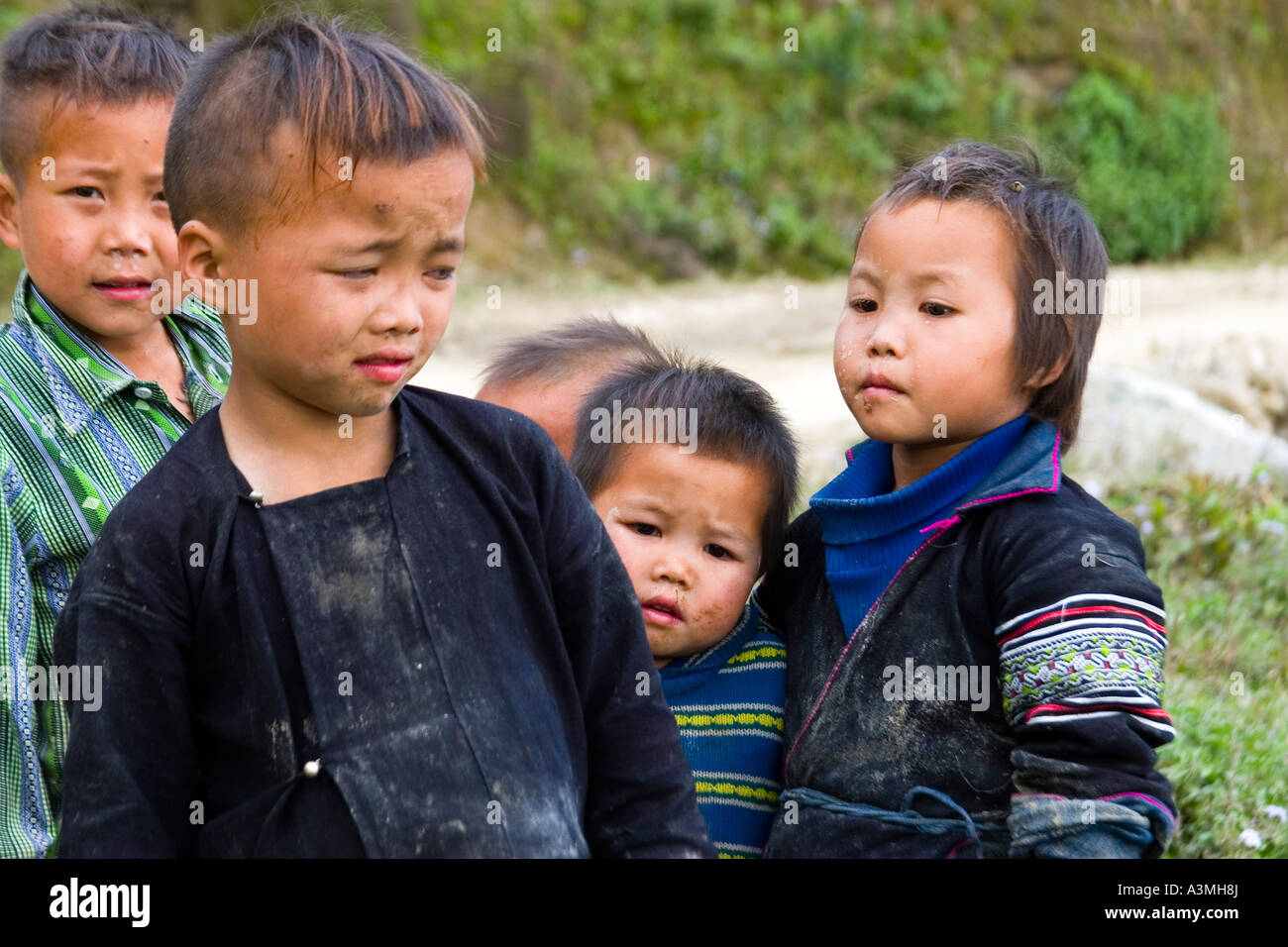 Children on the street in Sapa Area Stock Photo - Alamy
