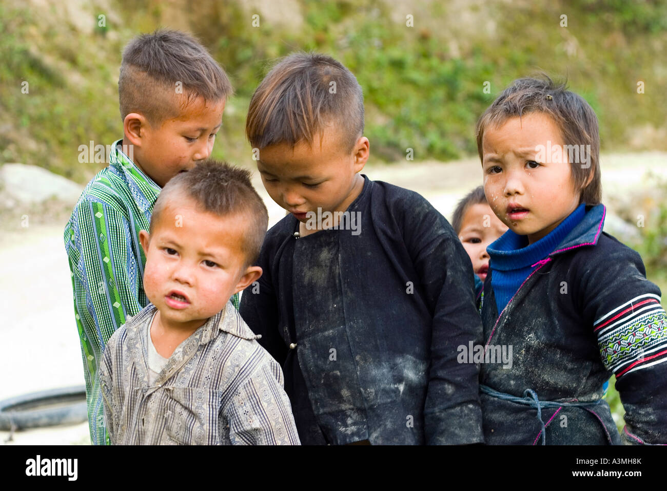 Children on the street in Sapa Area Stock Photo - Alamy