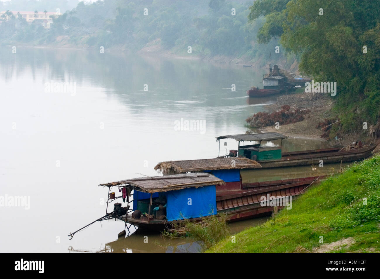 Fleuve rouge hi-res stock photography and images - Alamy