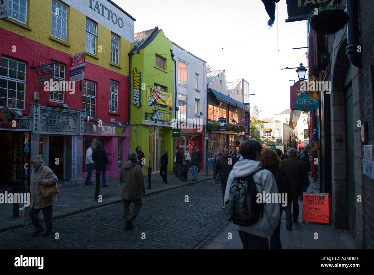 In the street of Dublin City - Temple Bar Area Stock Photo - Alamy