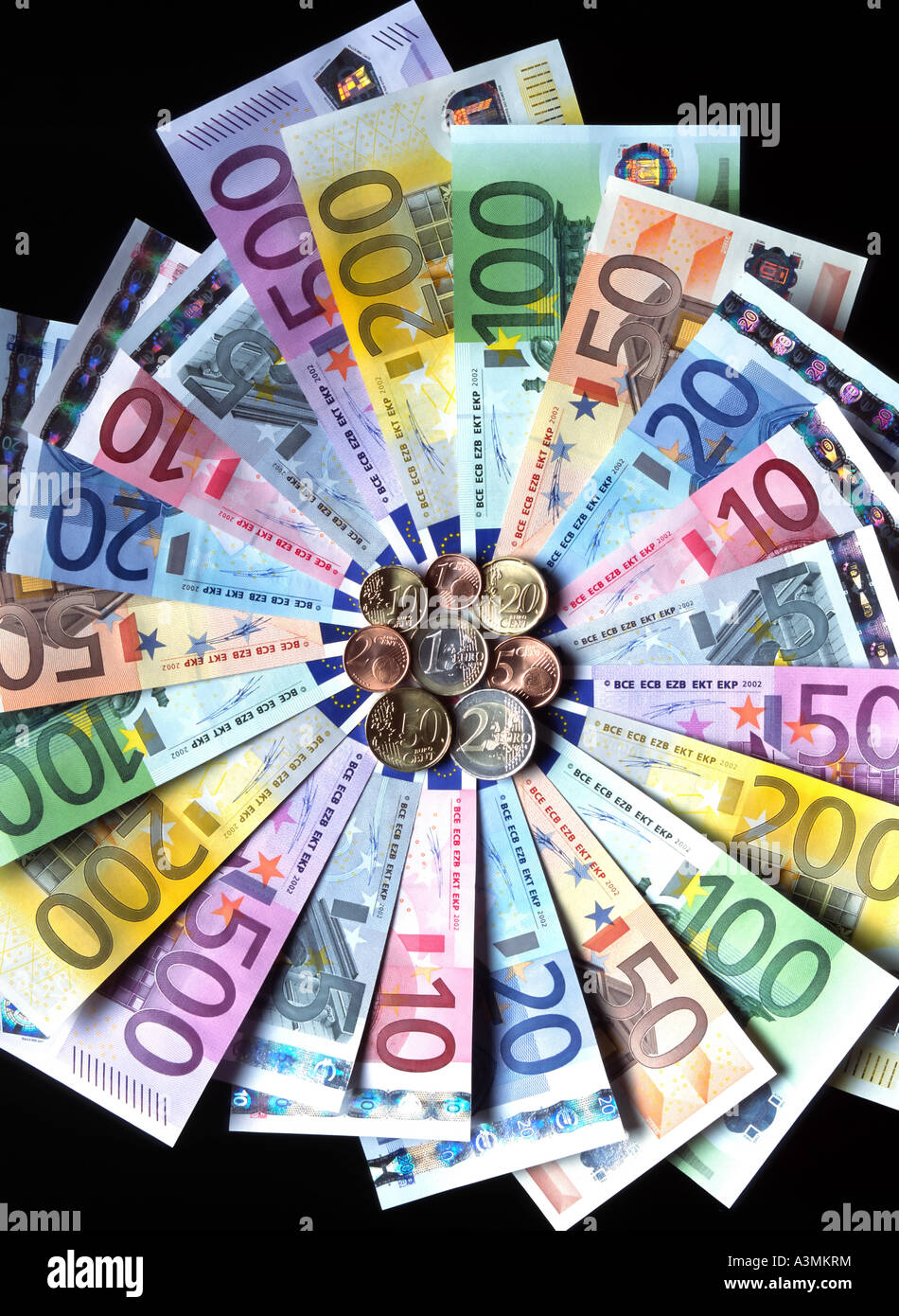CIRCLE WITH THE 7 DIFFERENT EURO BANKNOTES AND COINS Stock Photo - Alamy