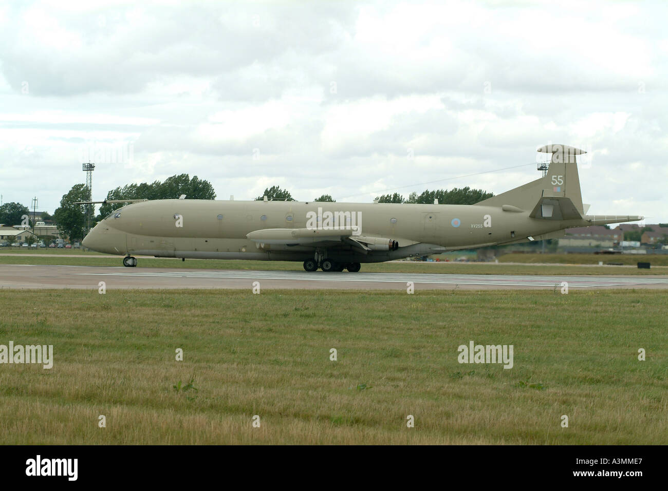 Raf nimrod hi-res stock photography and images - Alamy