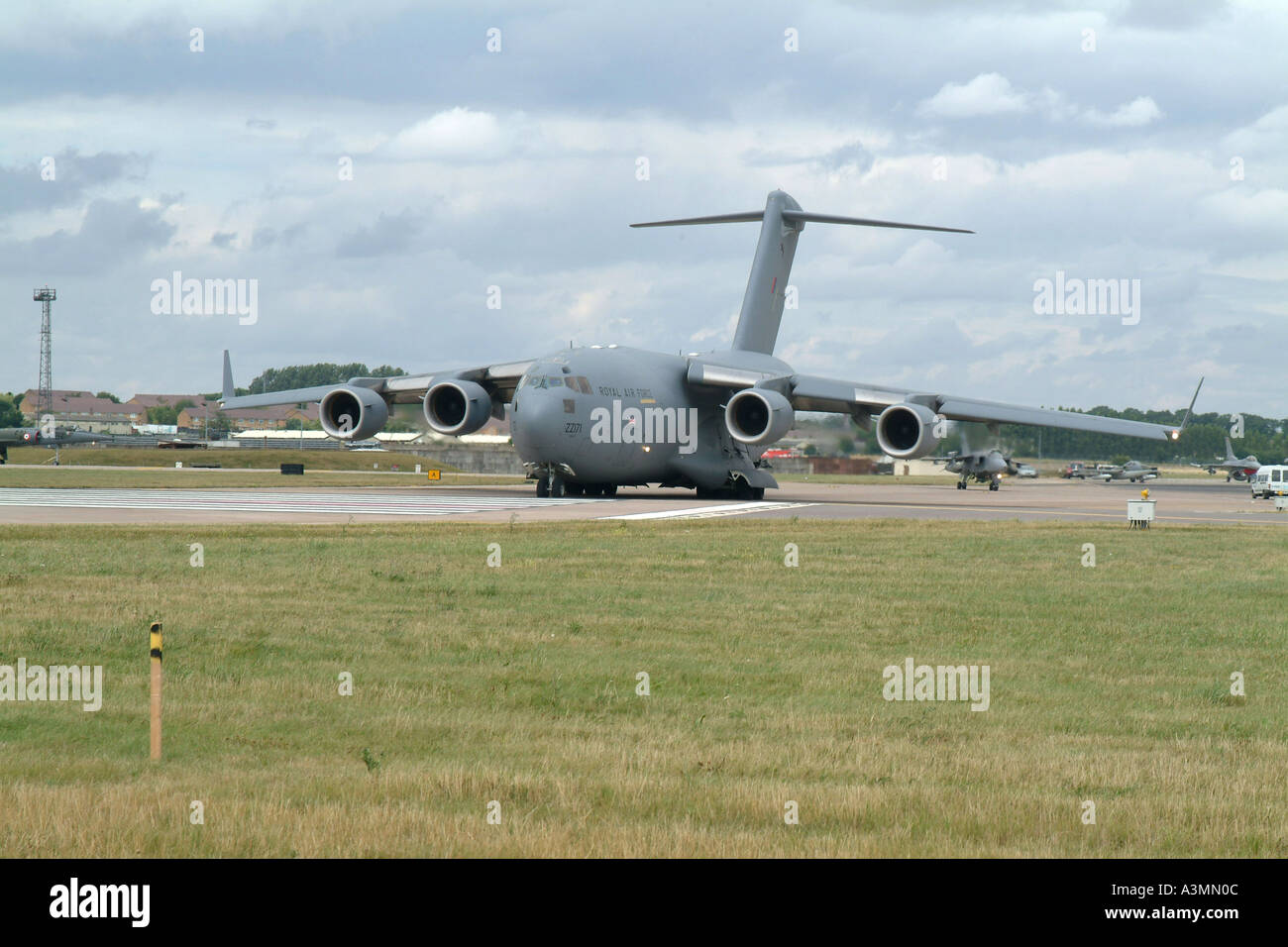 Raf c17 globemaster air transport hi-res stock photography and images - Alamy