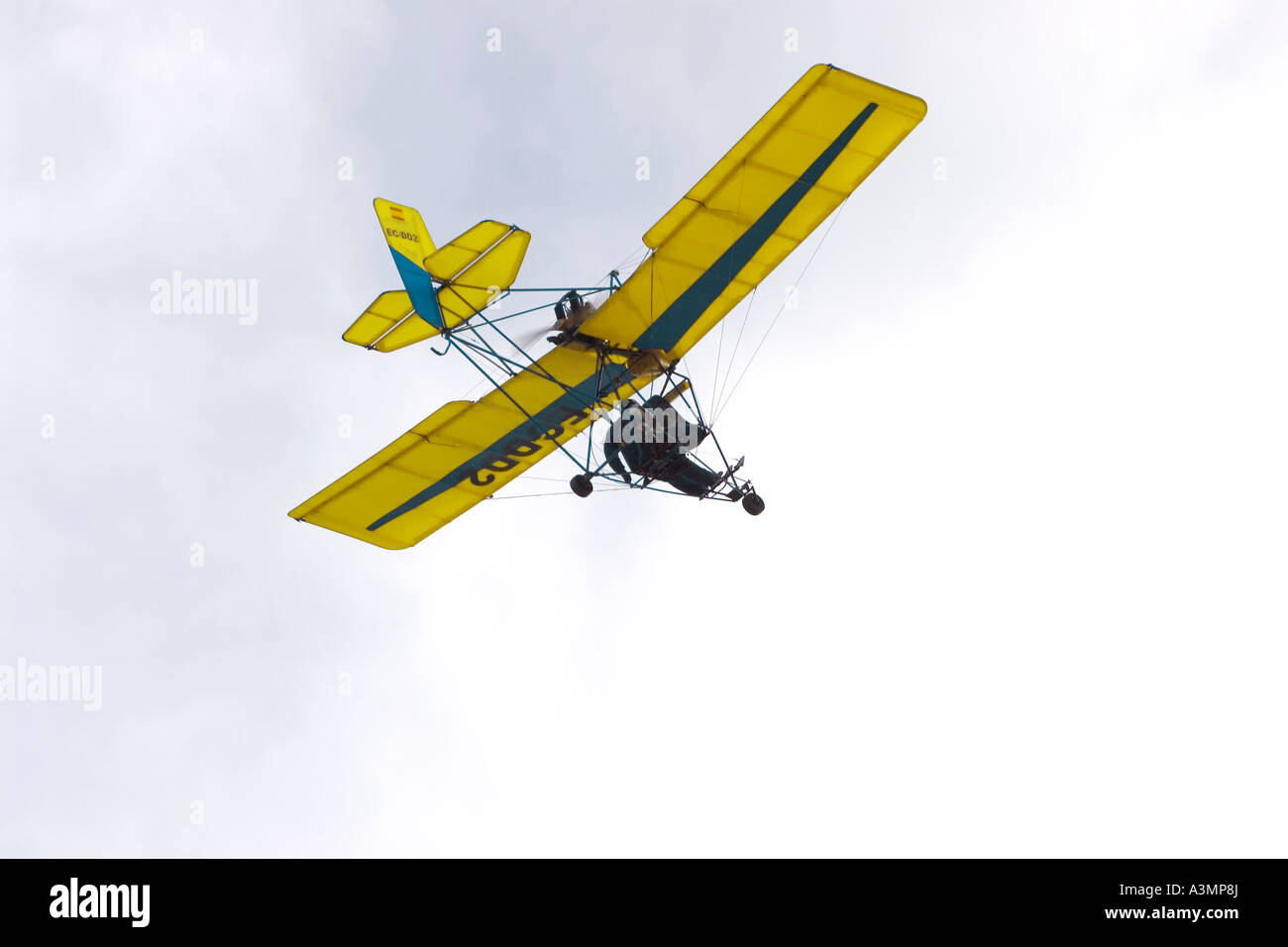 Light aircraft yellow aeroplane hi-res stock photography and images - Alamy
