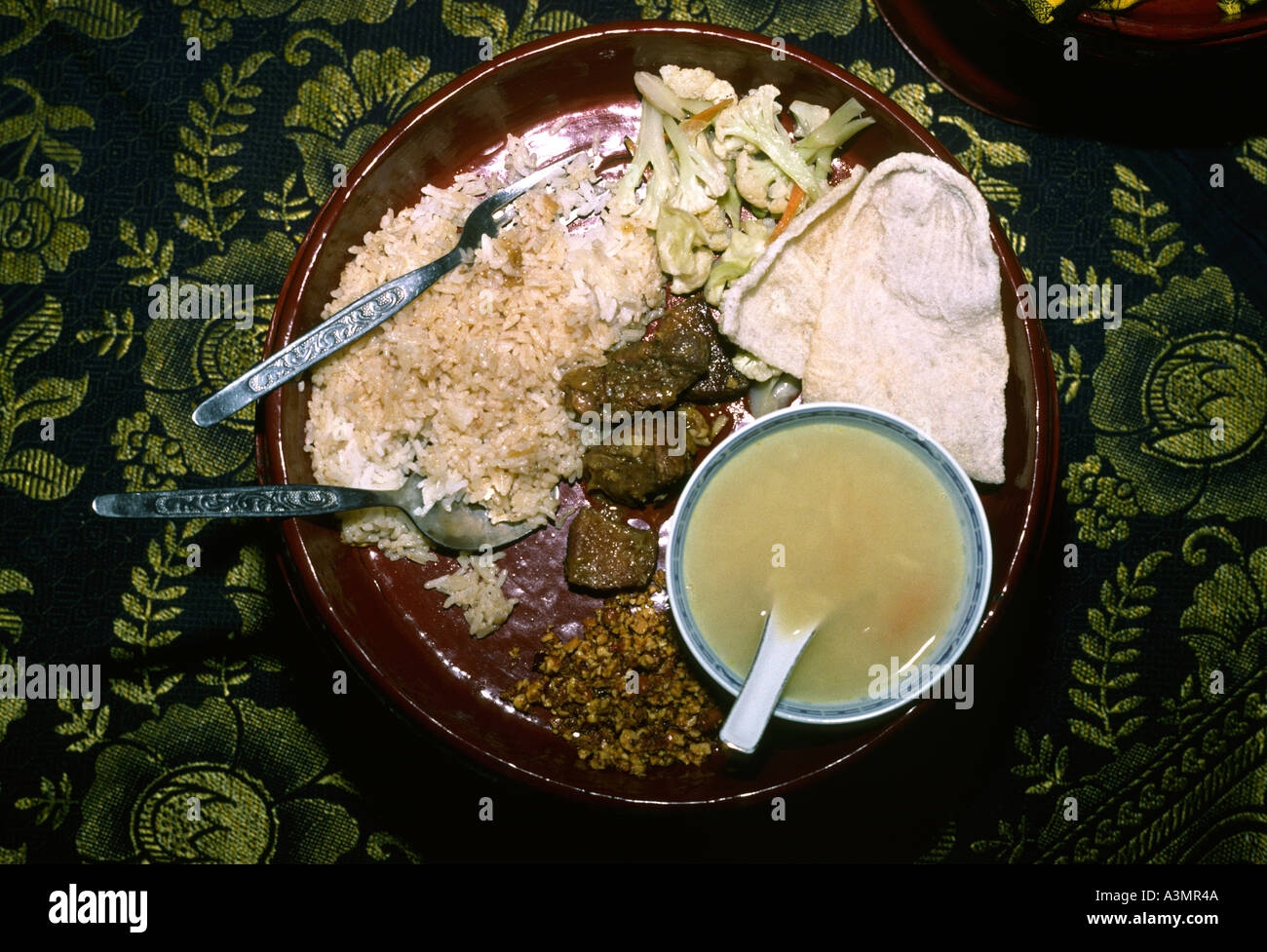 Lacquerware plates hi-res stock photography and images - Alamy