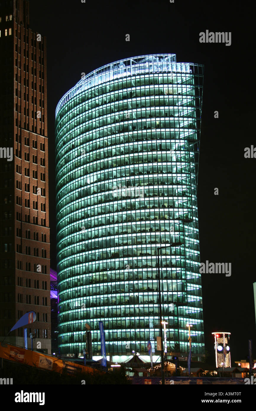 illuminated building at night berlin germany Stock Photo - Alamy