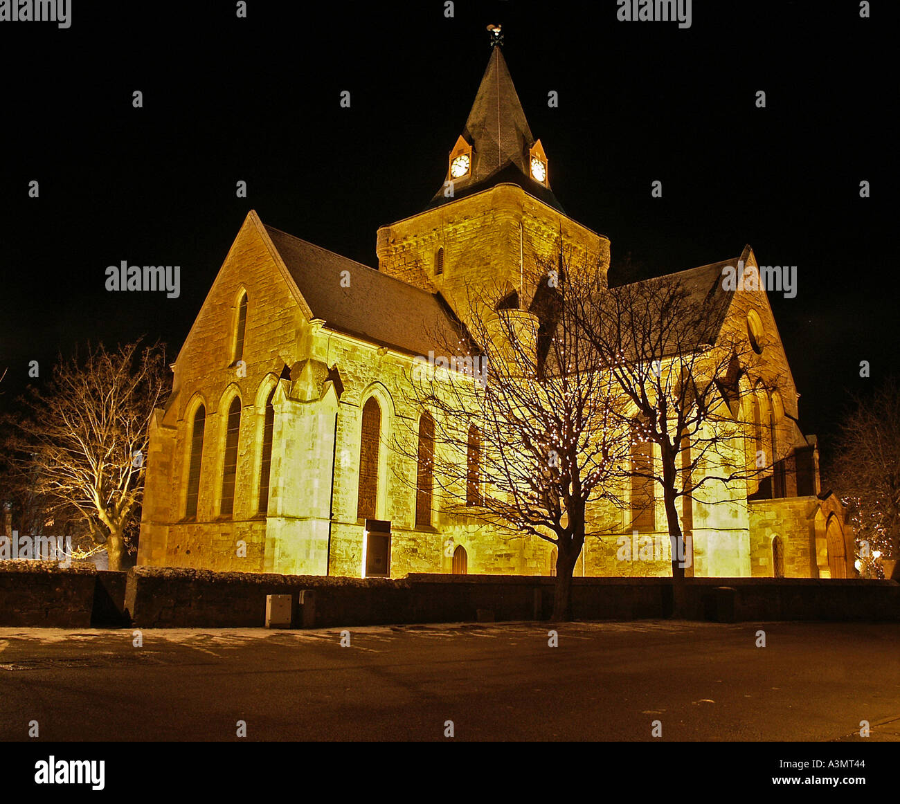 Scotland cathedral snow hi-res stock photography and images - Alamy