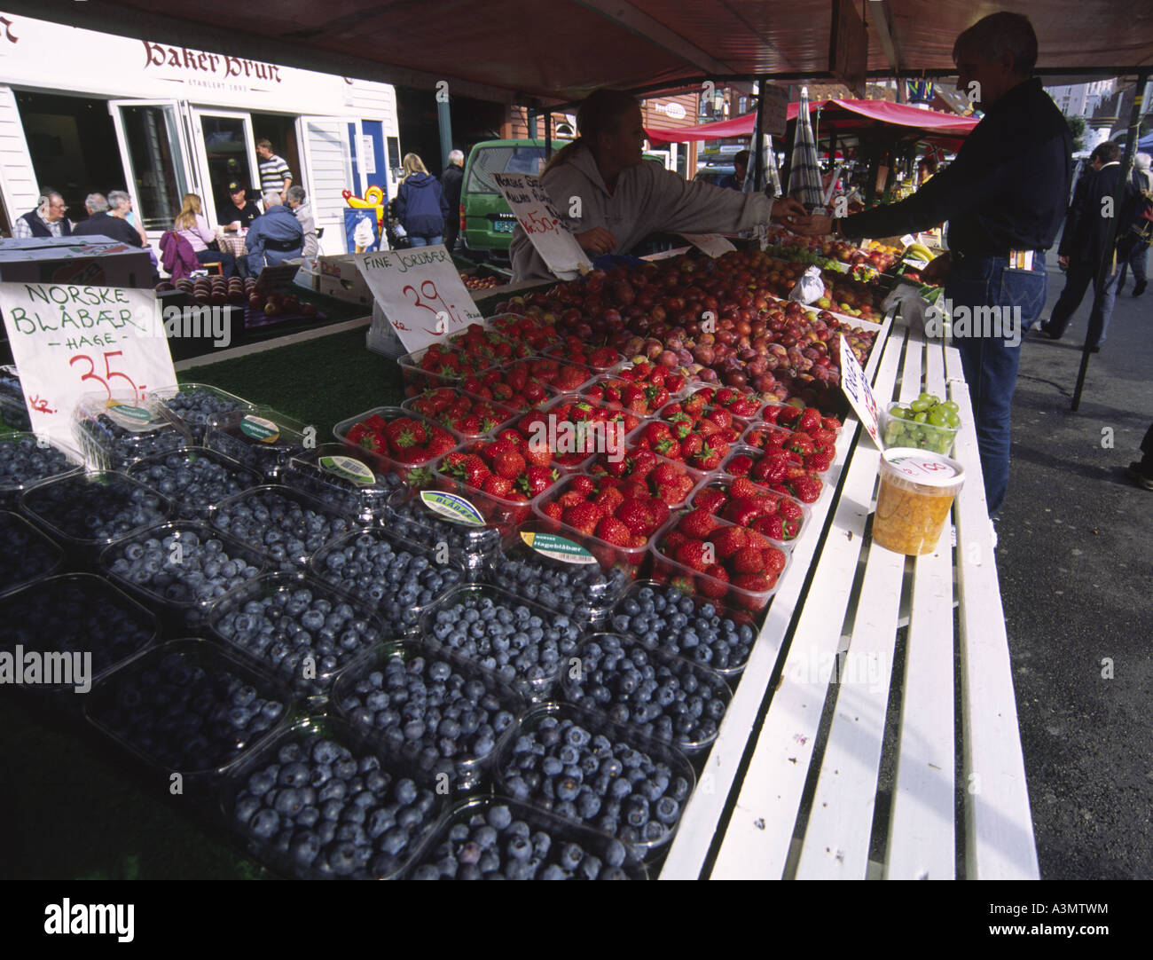 Fruit market in Bergen in Norway Stock Photo - Alamy