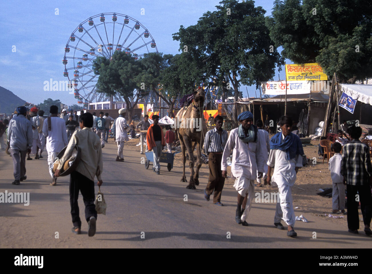 Street Scene at Camel Market of Pushkar India Stock Photo - Alamy