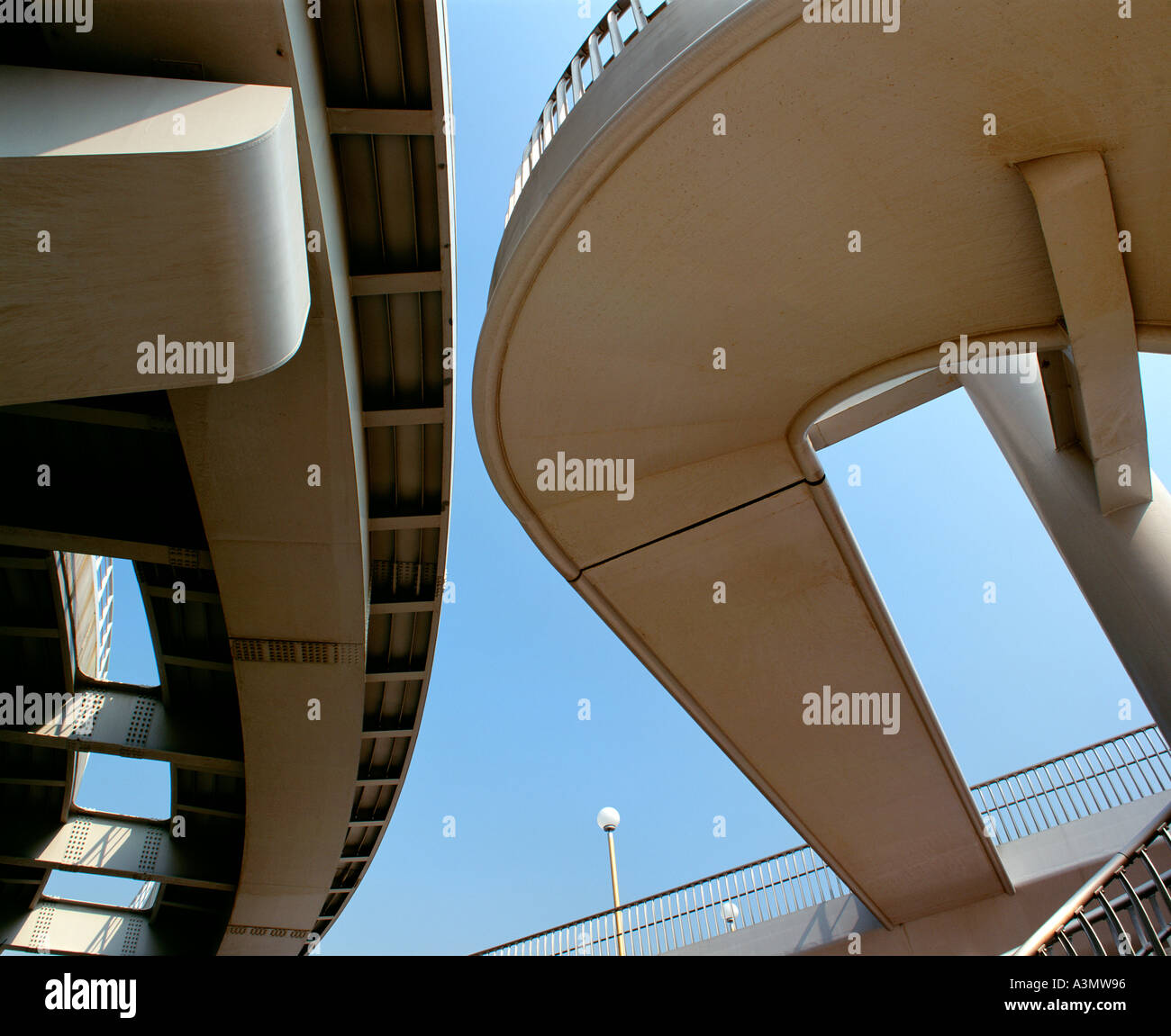 Flyover railing hi-res stock photography and images - Alamy