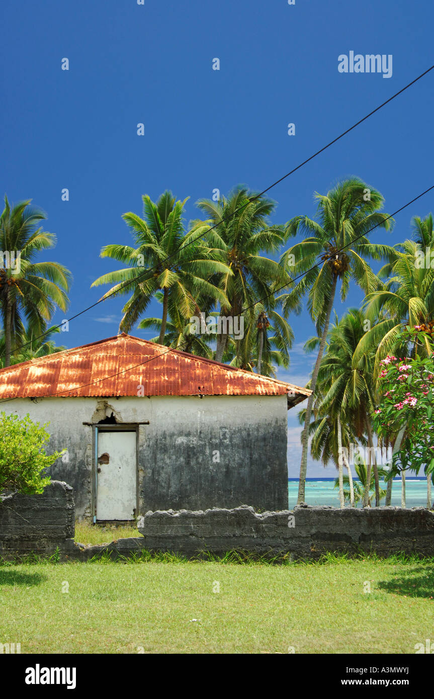 Traditional hut on Aitutaki in the Cook Islands Stock Photo - Alamy
