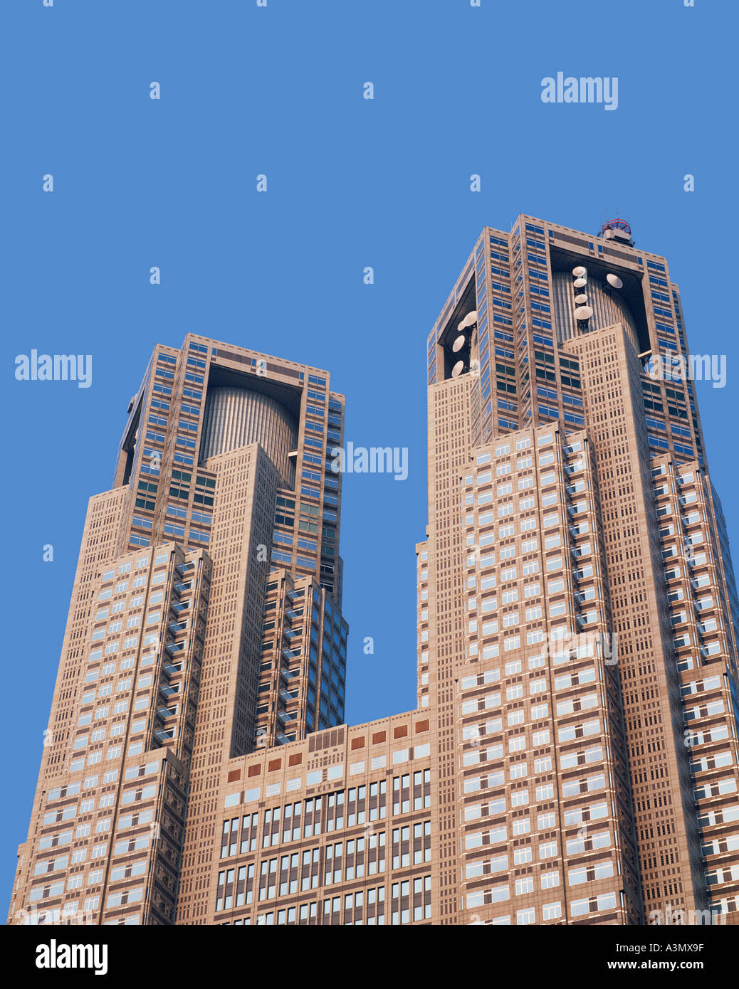 The towers of the Tokyo Metropolitan Building, in Shinjuku, Tokyo ...
