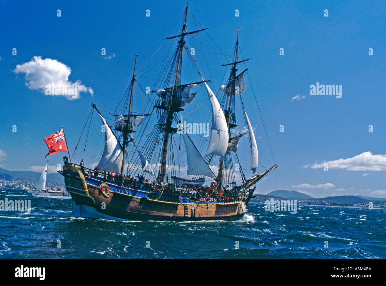 The replica of Captain Cook s ship Endeavour launched in 1994 sails up ...