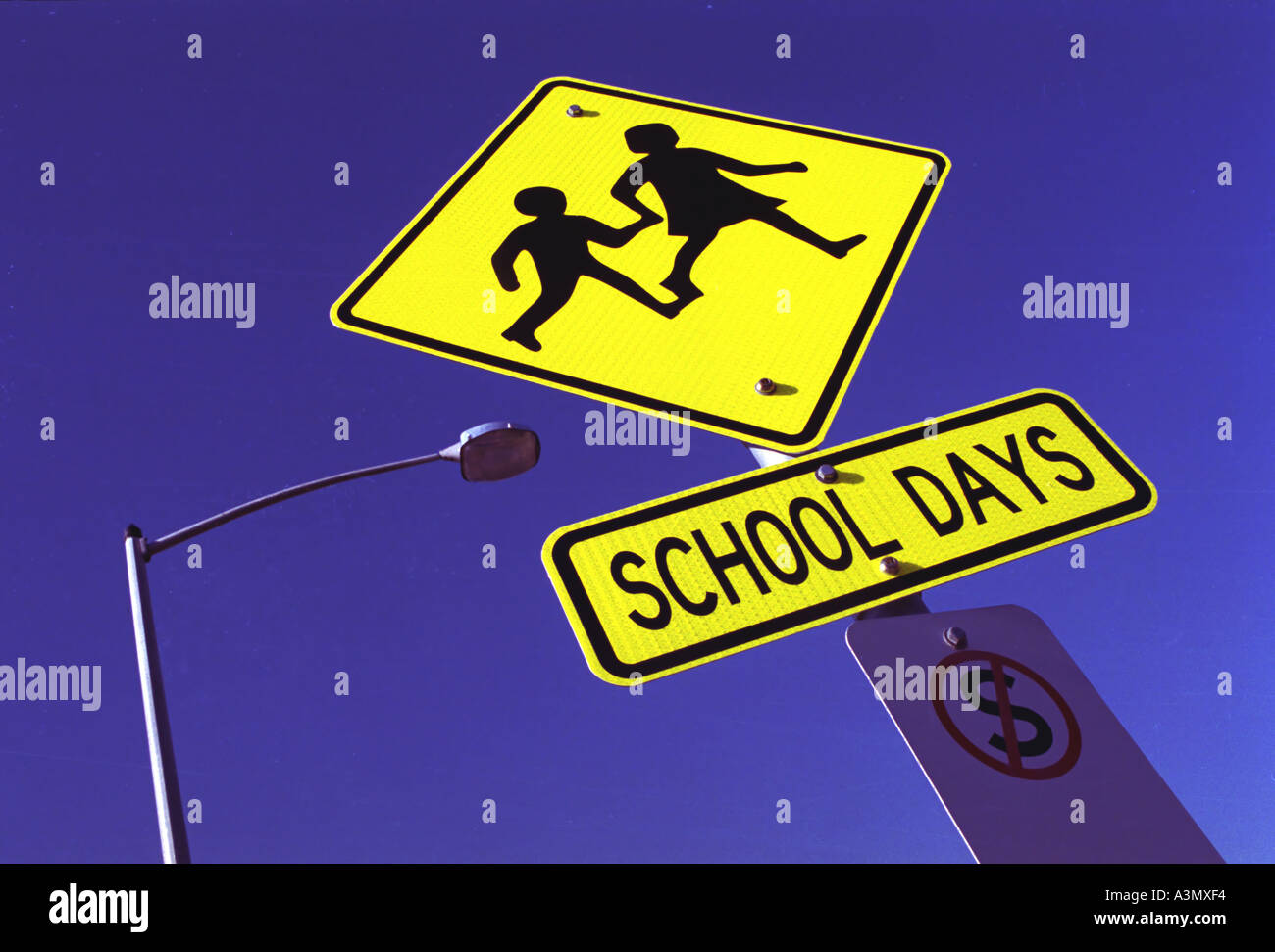 School alert signs hi-res stock photography and images - Alamy