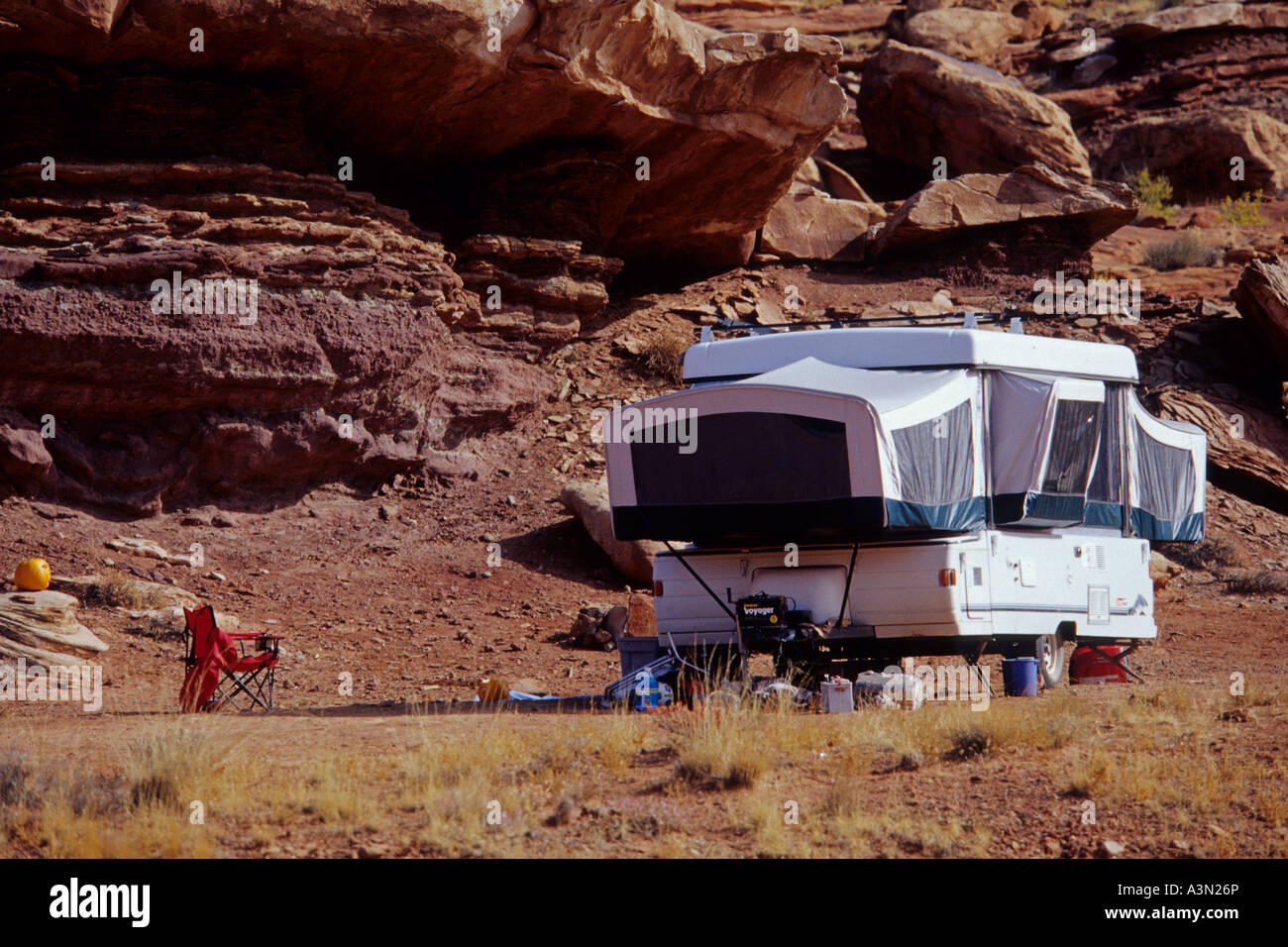 Pop-up trailer camper in Utah desert Stock Photo - Alamy