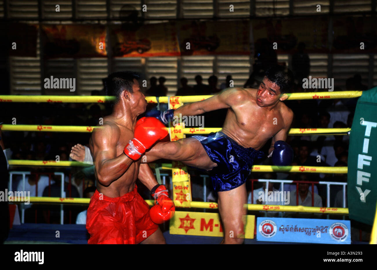 Cambodian Kick boxing or 'Serey Pradal' Stock Photo - Alamy