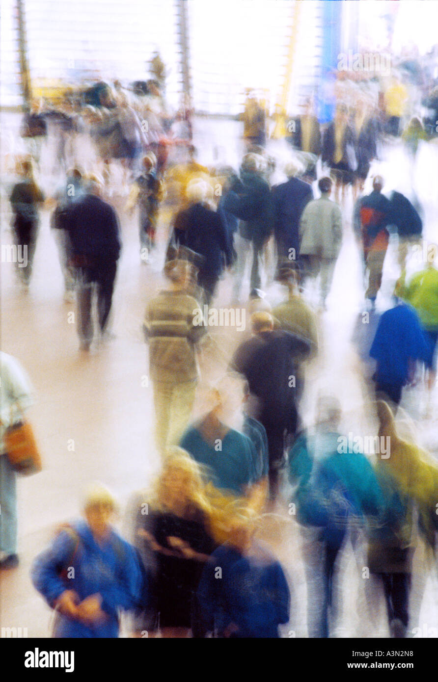 Group coming together crowd hi-res stock photography and images - Alamy