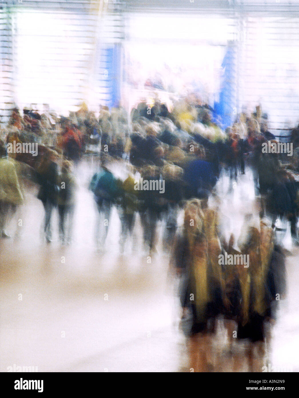 Office lobby crowded hi-res stock photography and images - Alamy