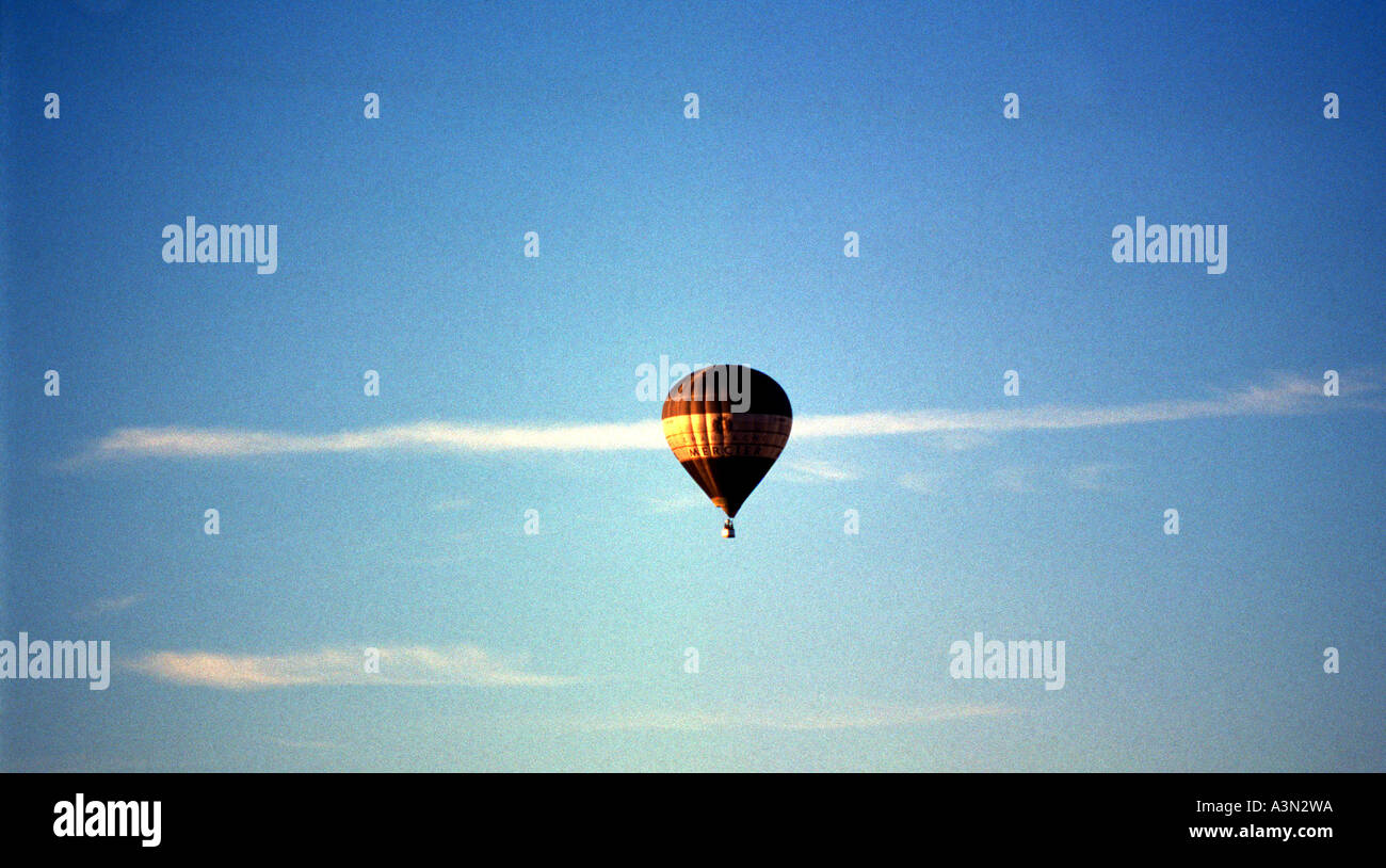 Hot air balloon take off and landing hi-res stock photography and images - Alamy