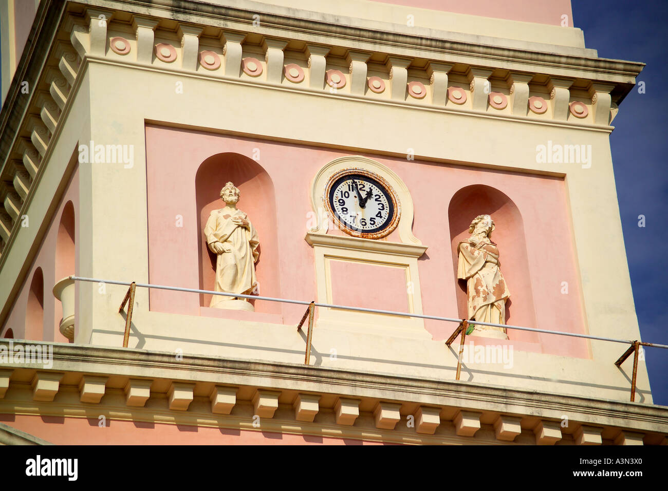 French Colonial Architecture, Pondicherry, South India Stock Photo - Alamy