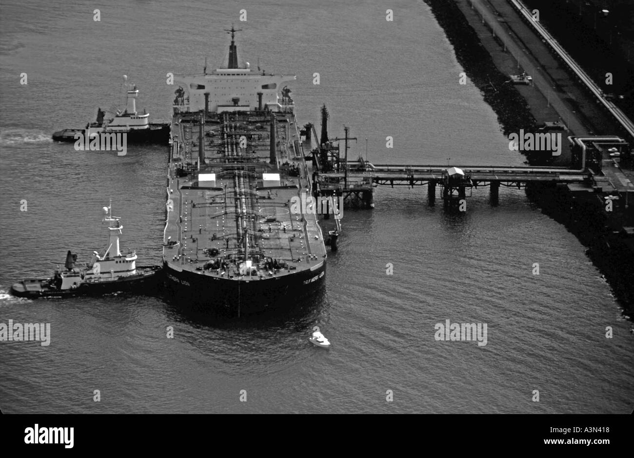 Oil tanker docking Black and White Stock Photos & Images - Alamy