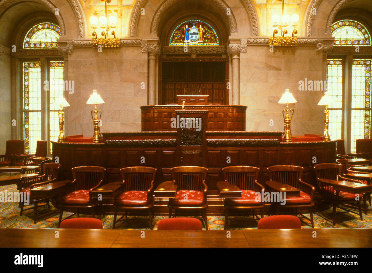 Us senate chamber podium hi-res stock photography and images - Alamy