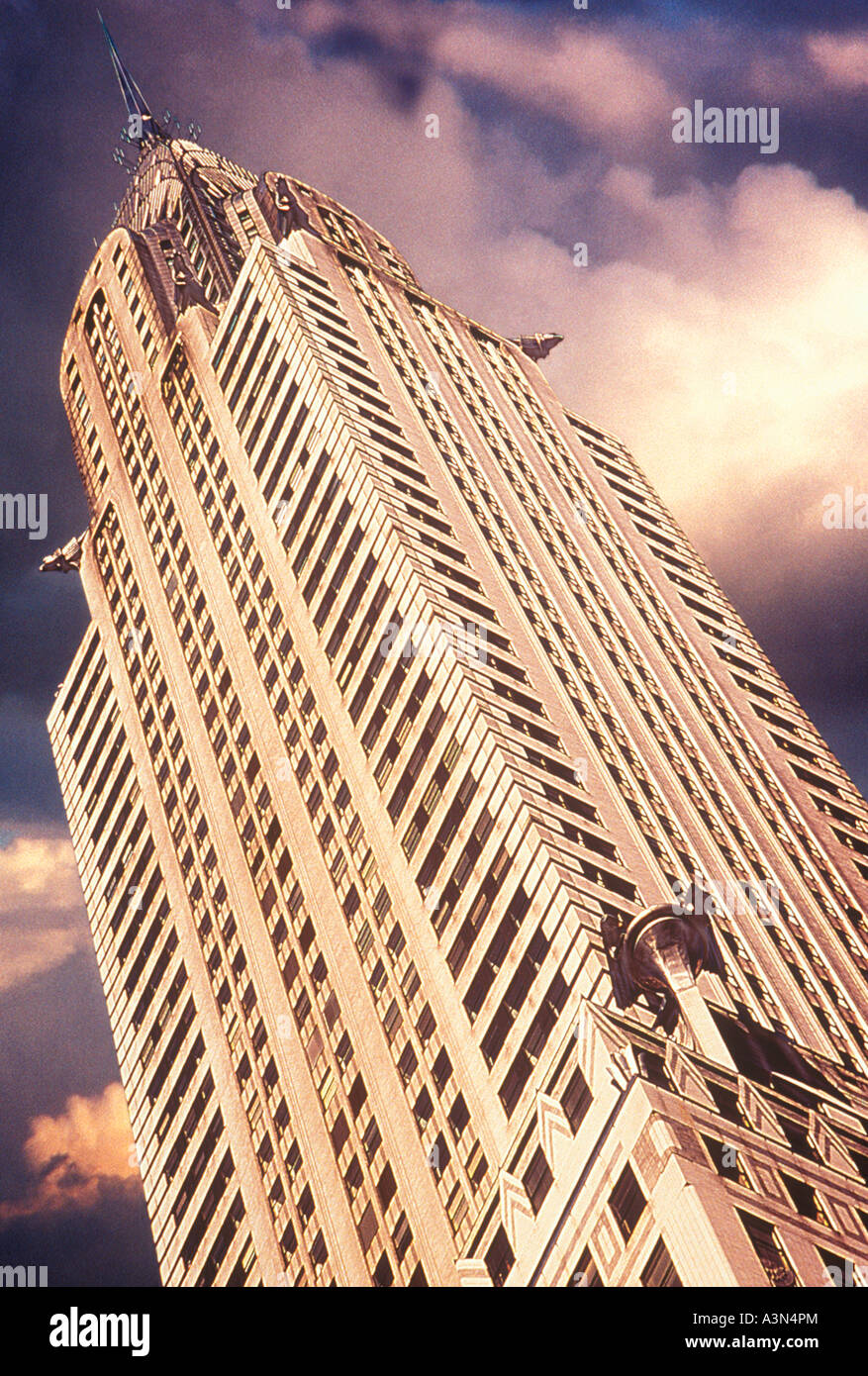 The Chrysler Building, New York iconic Art Deco skyscraper office ...