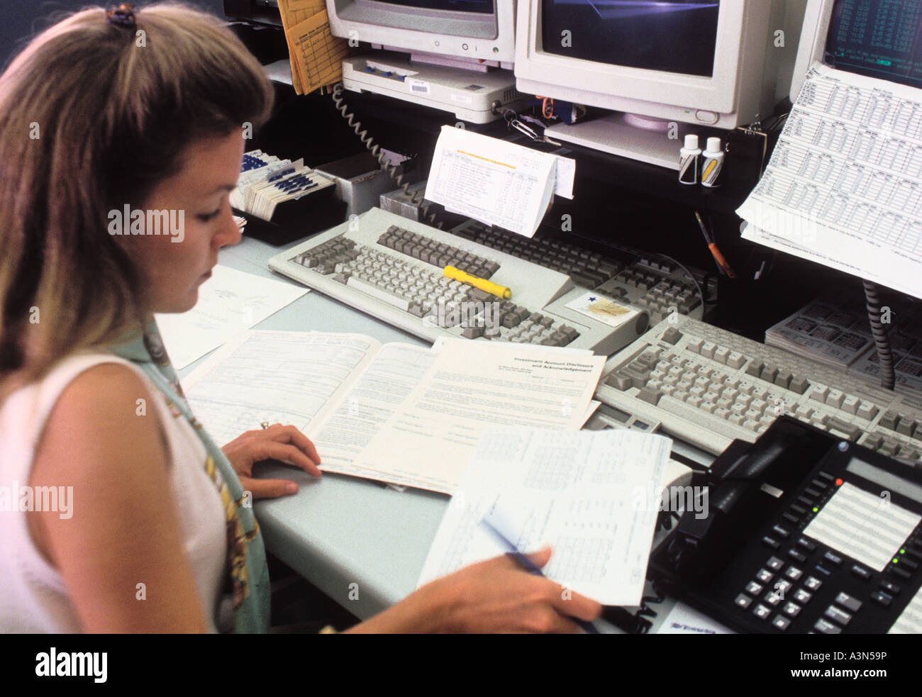 Brokerage office new york stock exchange hi-res stock photography and ...