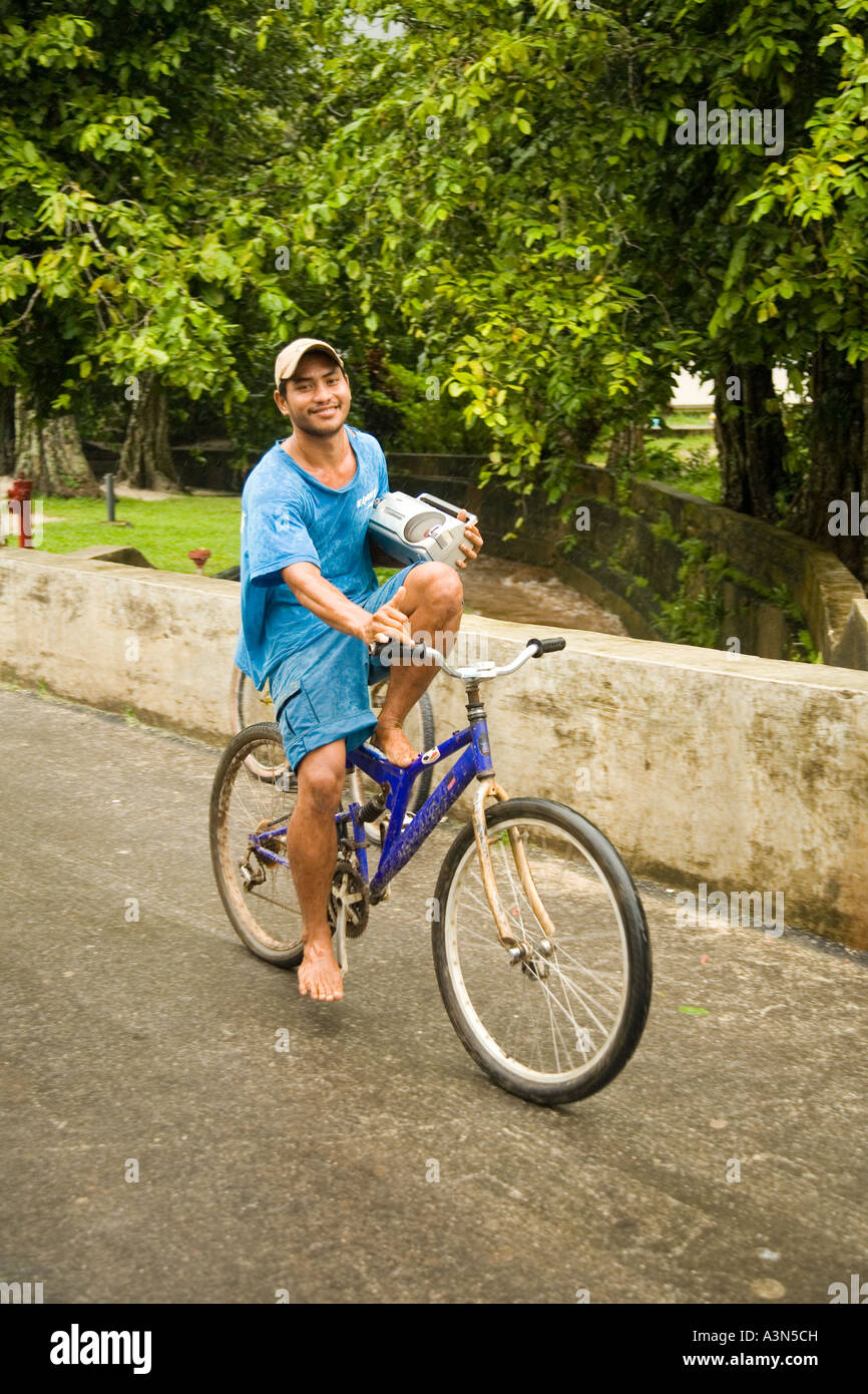 Man huahine french polynesia hi-res stock photography and images - Alamy
