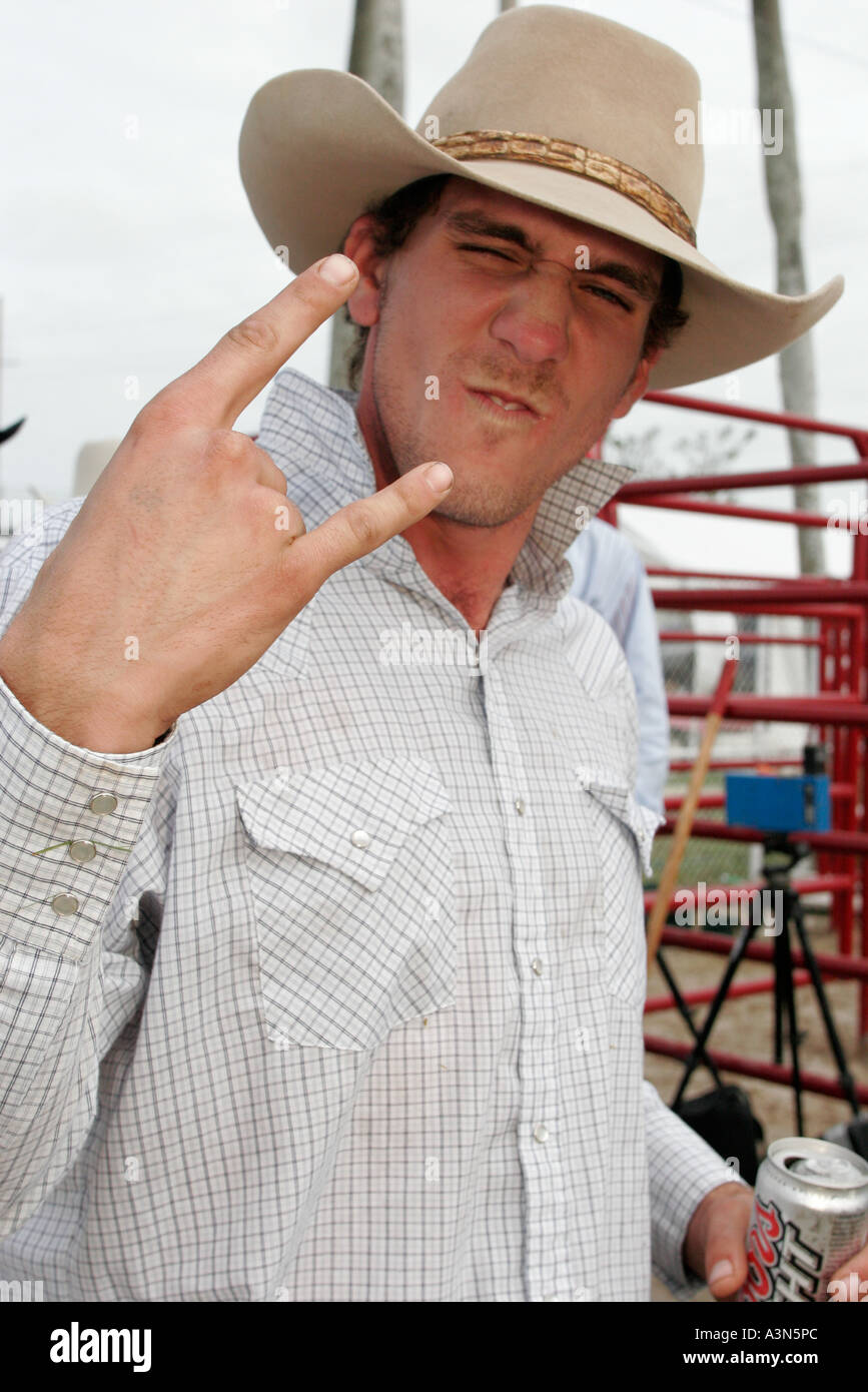 Hand signal and beer hi-res stock photography and images - Alamy