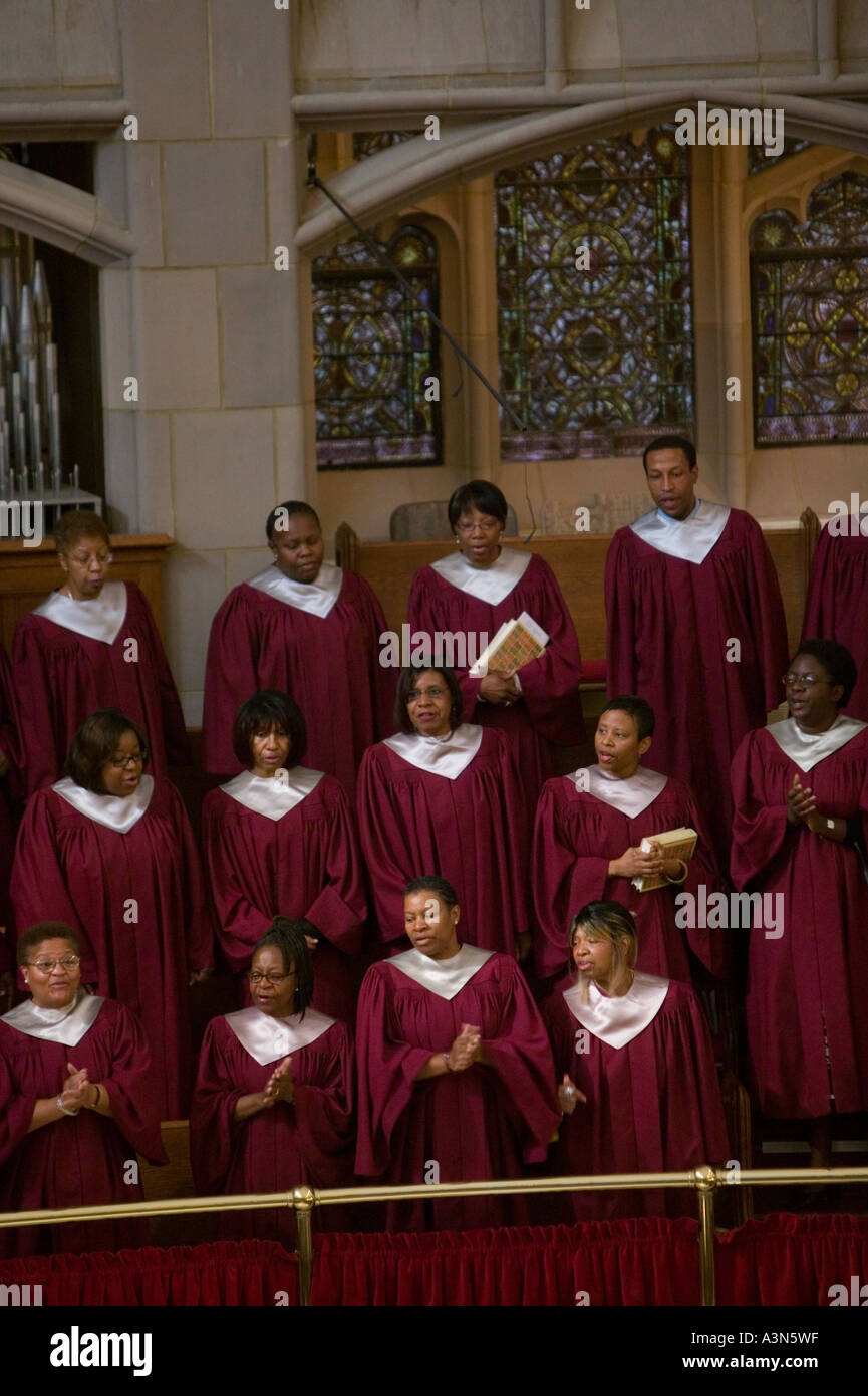 Choir performs during Sunday morning mass at the Abyssinian Baptist ...