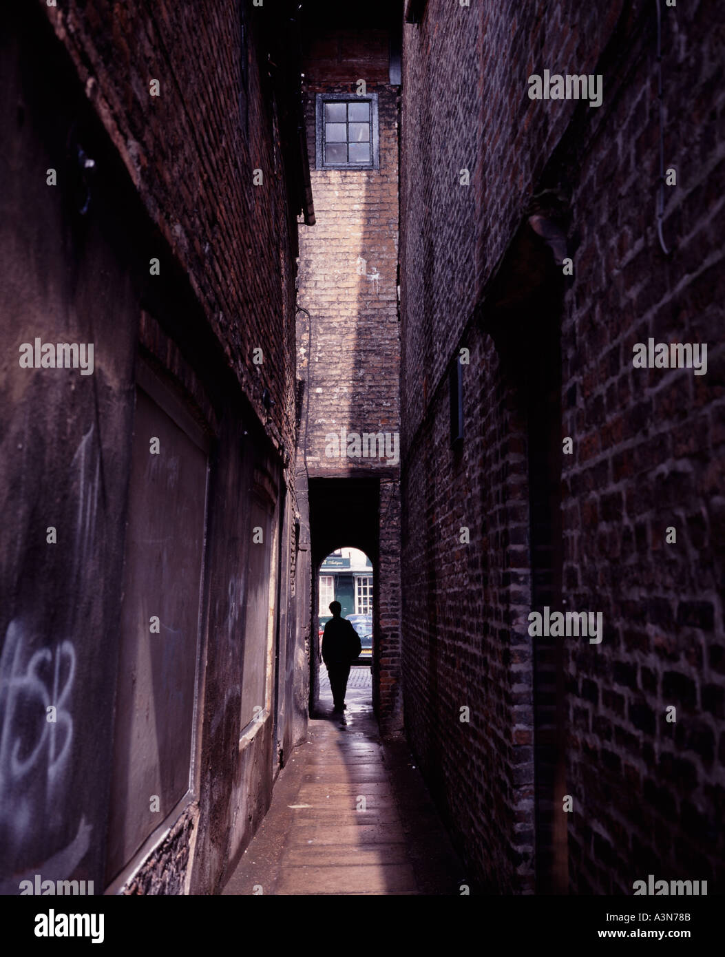 Alleyway london hi-res stock photography and images - Alamy