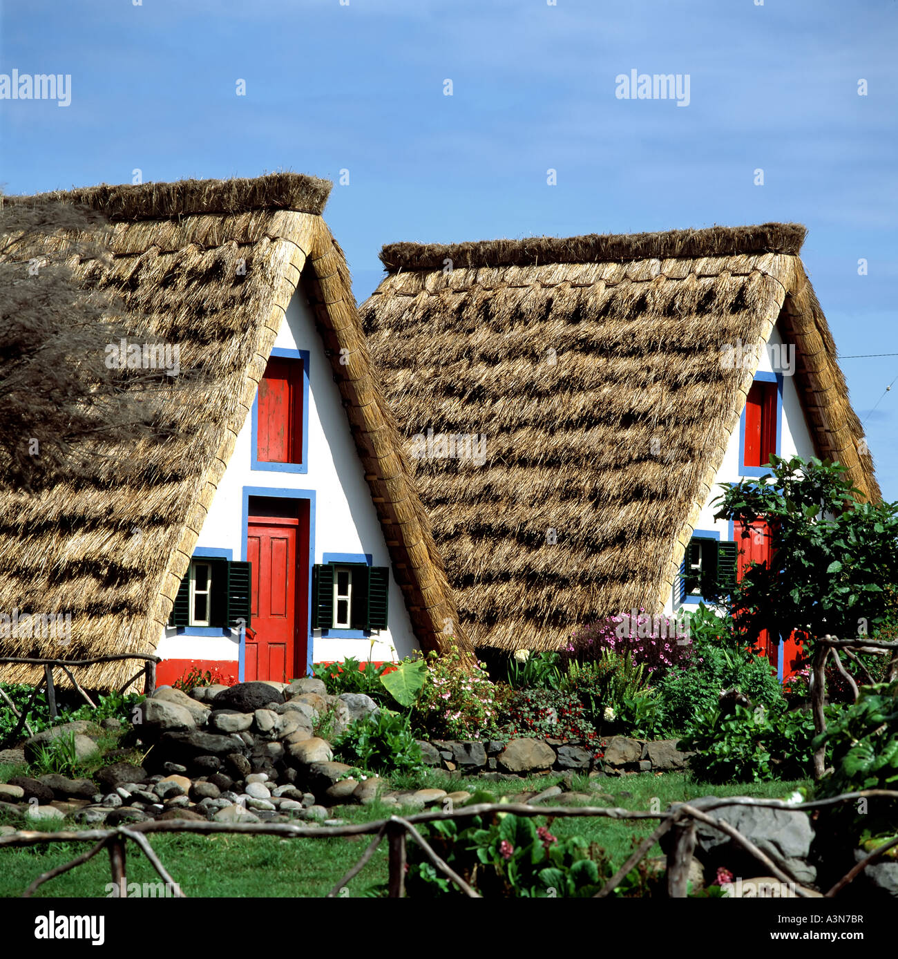 TWO PALHEIROS TRADITIONAL THATCHED HOUSES SANTANA VILLAGE MADEIRA ...