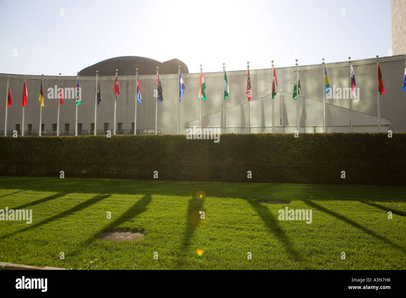 Un general assembly flags hi-res stock photography and images - Alamy