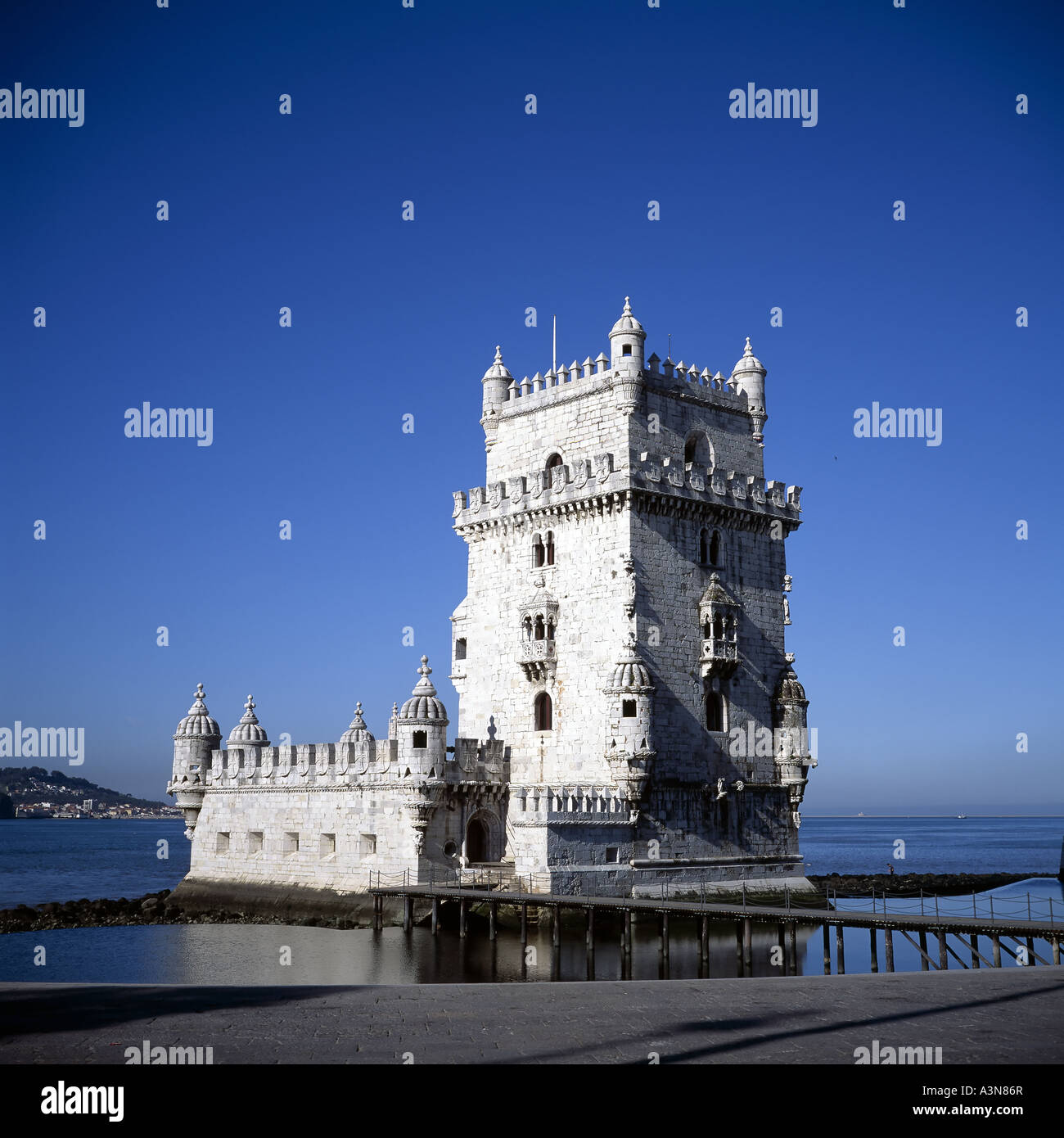 TORRE DE BELEM MANUELINE TOWER BUILT 16th Century AND TAGUS RIVER ...
