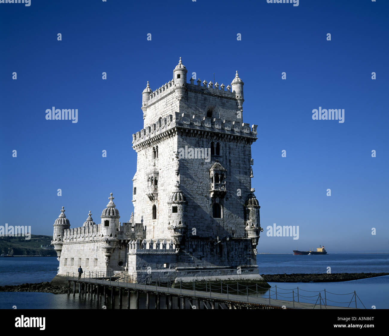 TORRE DE BELEM MANUELINE TOWER BUILT 16th Century AND TAGUS RIVER ...