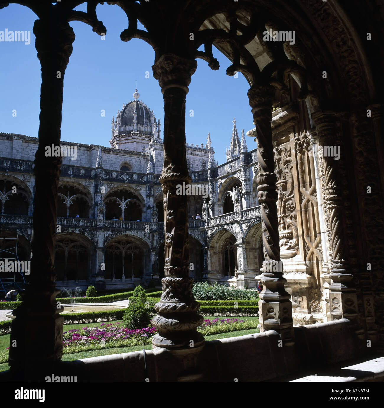 CLOISTERS OF MOSTEIRO DOS JERONIMOS HIERONYMITE MONASTERY 16th Century ...