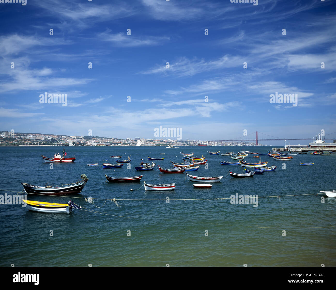 FISHERMEN BOATS AND TAGUS RIVER CACILHAS DISTRICT LISBON PORTUGAL Stock ...