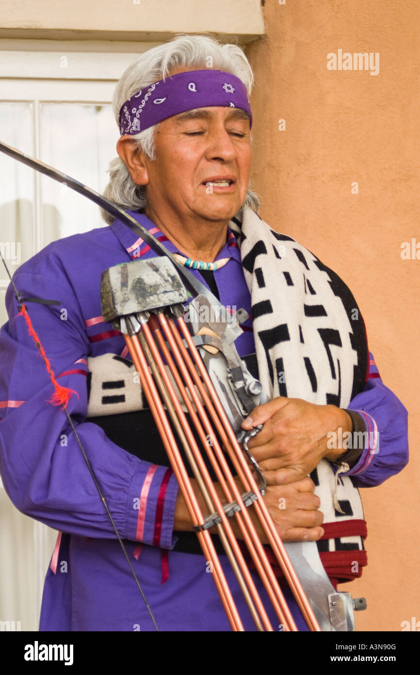 Native American story teller from the Puebloan Culture Stock Photo - Alamy