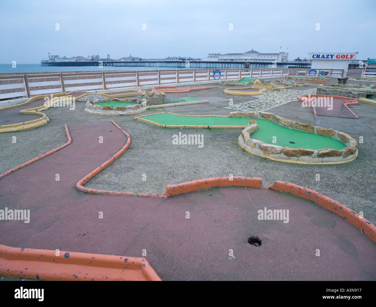 Empty mini golf course hi-res stock photography and images - Alamy