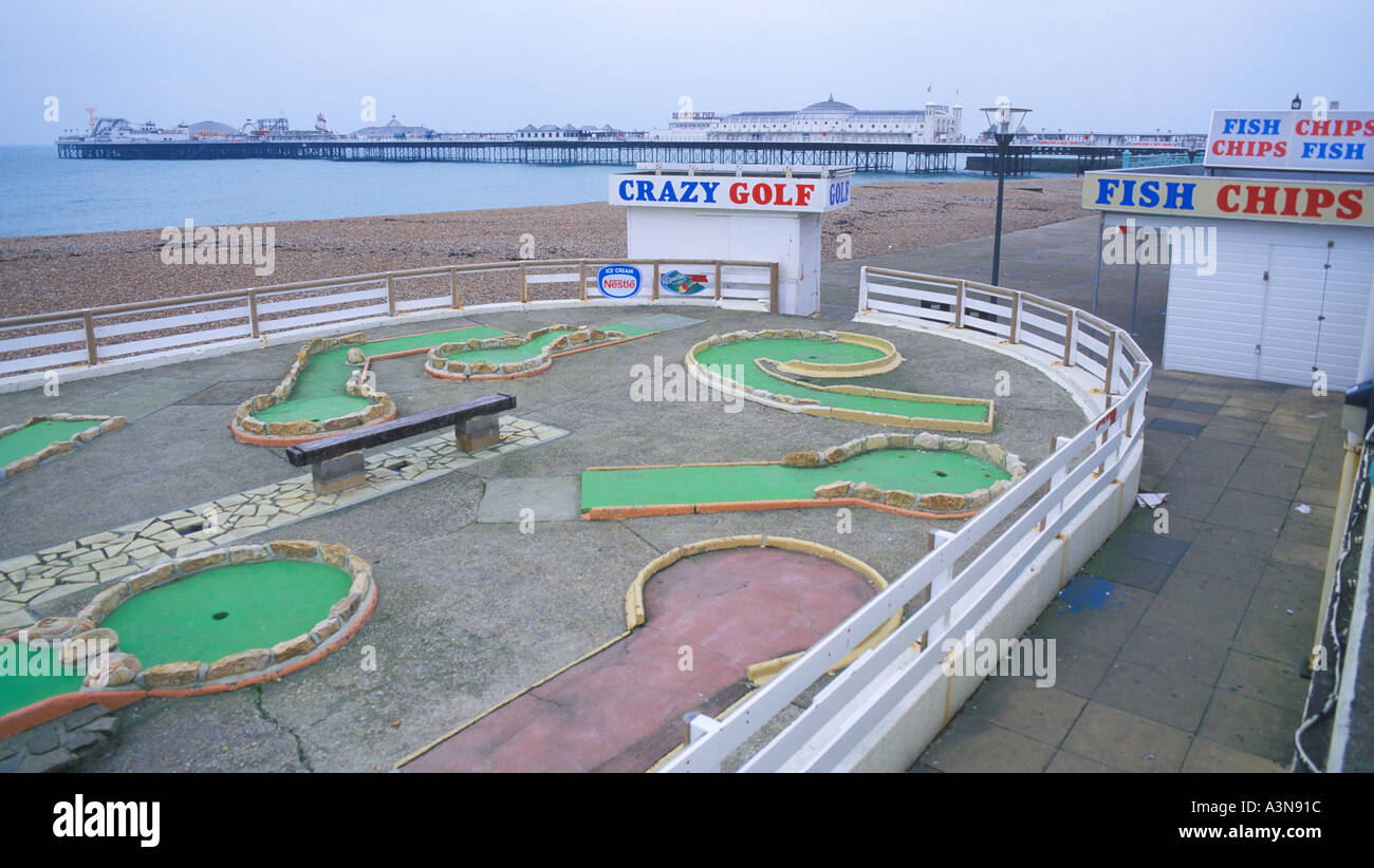 Empty mini golf course hi-res stock photography and images - Alamy