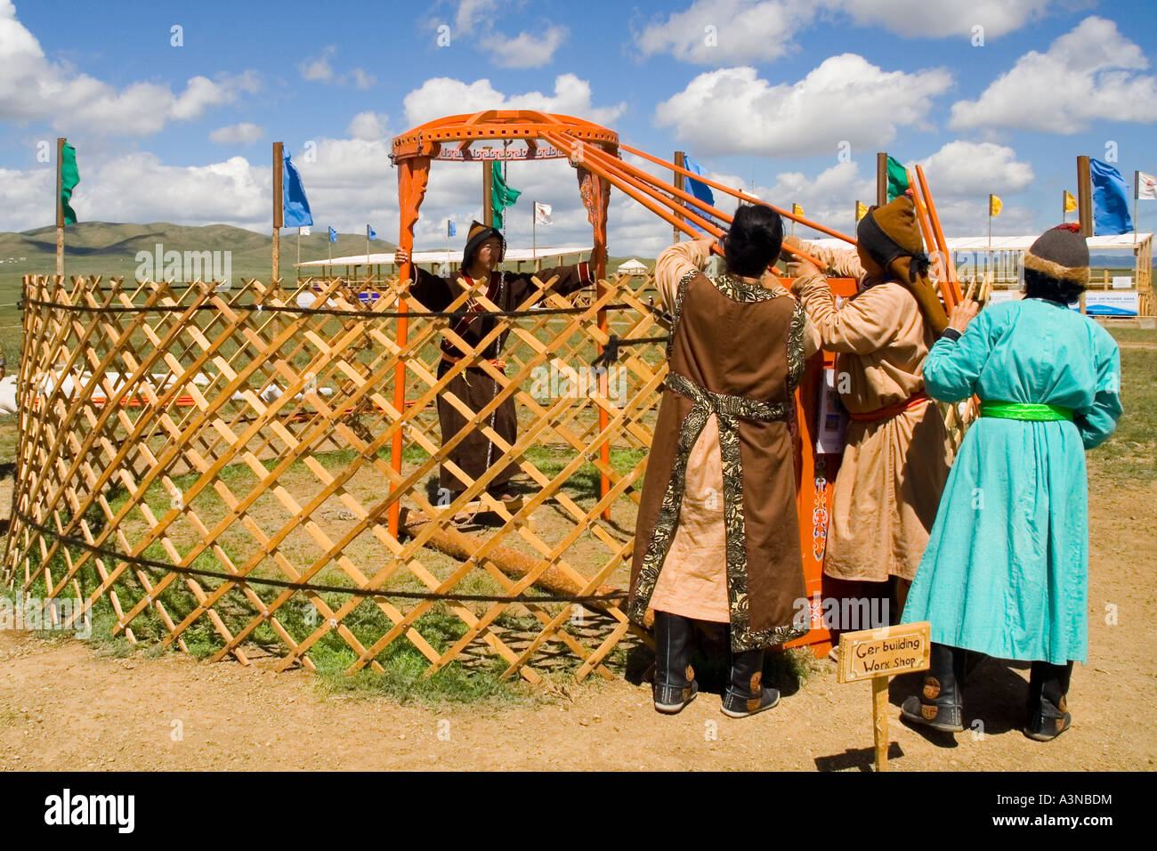 Building mongolian ger hi-res stock photography and images - Alamy