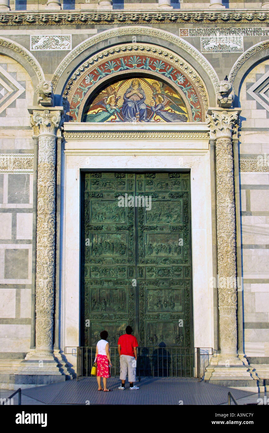 Pisa gate cathedral hi-res stock photography and images - Alamy