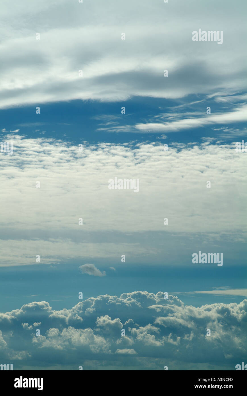 Mass layer clouds hi-res stock photography and images - Alamy